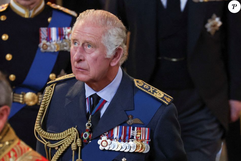 Le roi Charles III d'Angleterre - Intérieur - Procession cérémonielle ...
