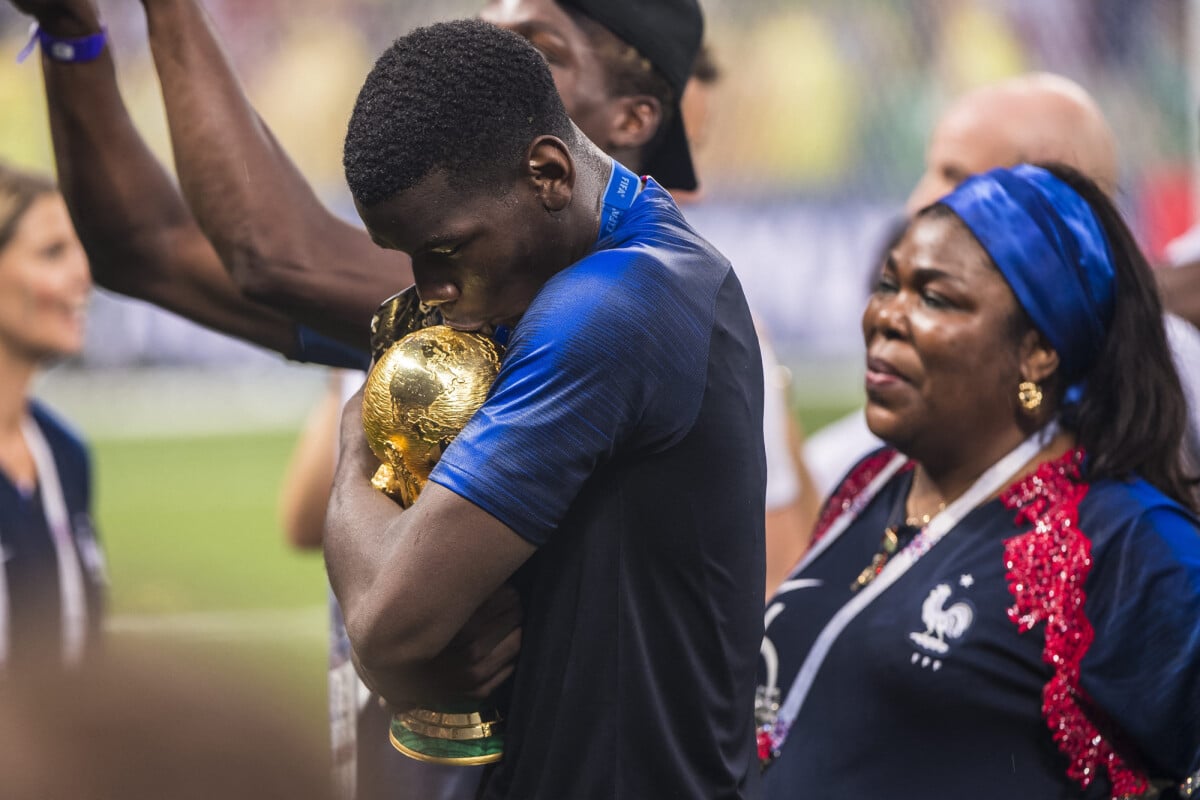 Photo : Paul Pogba avec sa mère Yeo et ses frères Florentin Pogba et ...