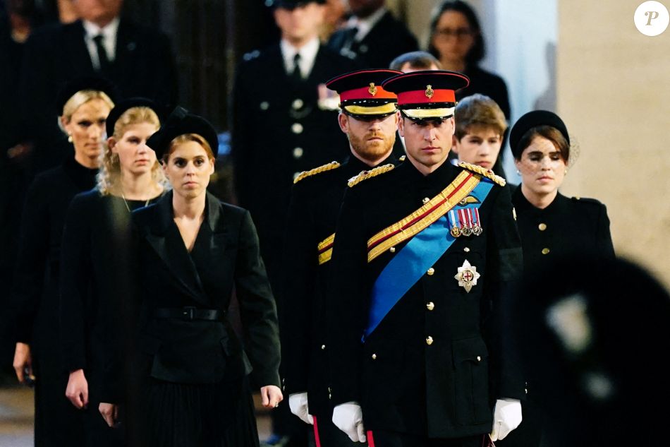 Le prince William, prince de Galles, Peter Phillips, James Mountbatten ...