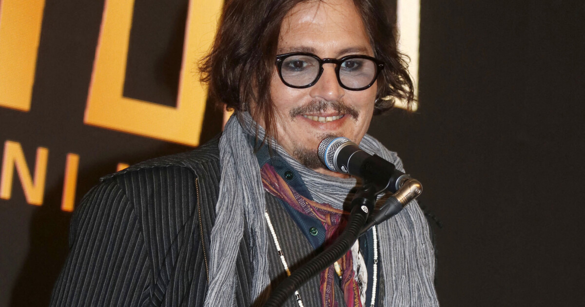 Johnny Depp en couple avec une belle anglaise ? Le prince Harry et ...