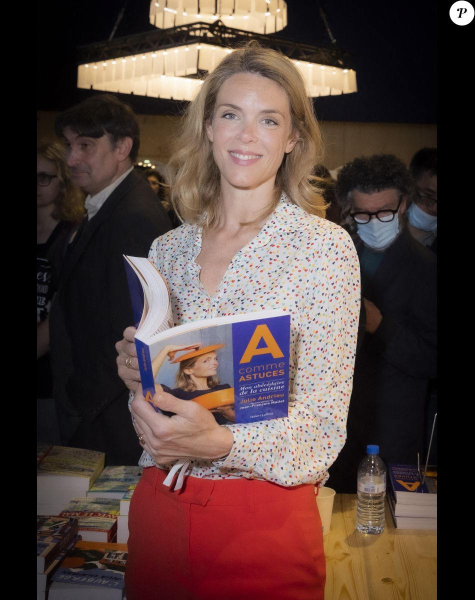 Julie Andrieu restée proche de son ex plus âgé : ces photos de famille ...