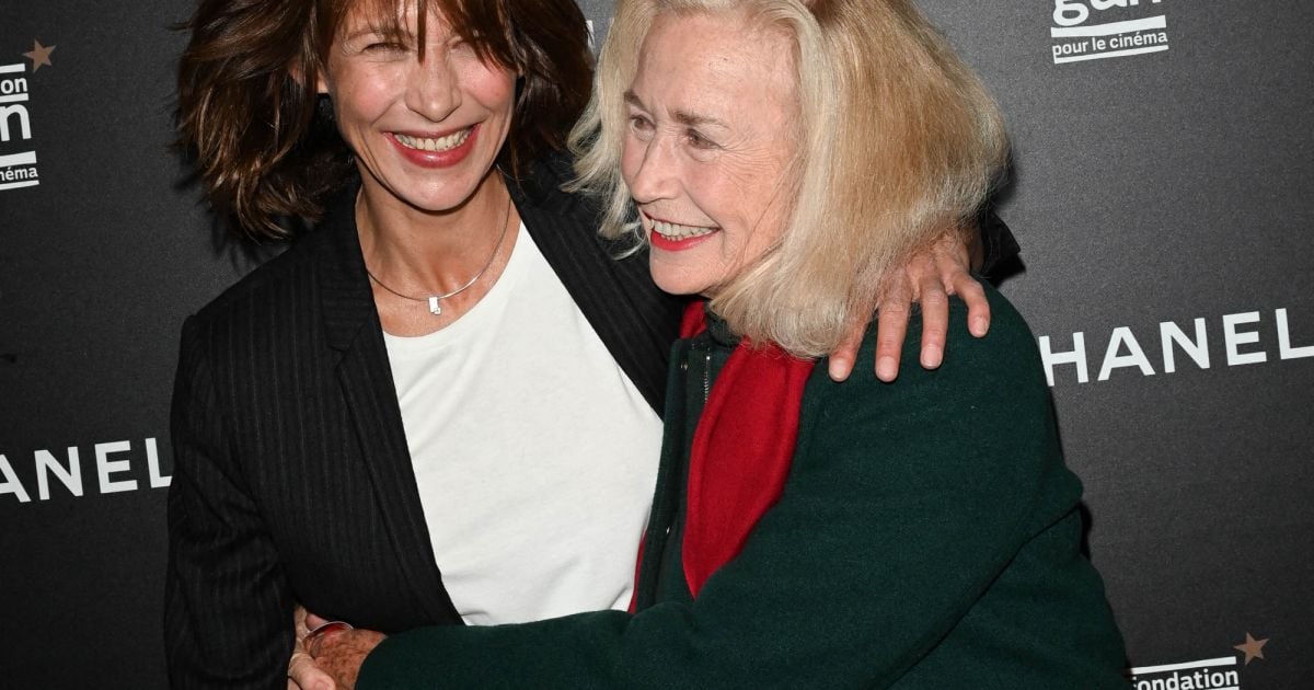Sophie Marceau et Brigitte Fossey au photocall de l'avant-première du film Une femme de notre ...
