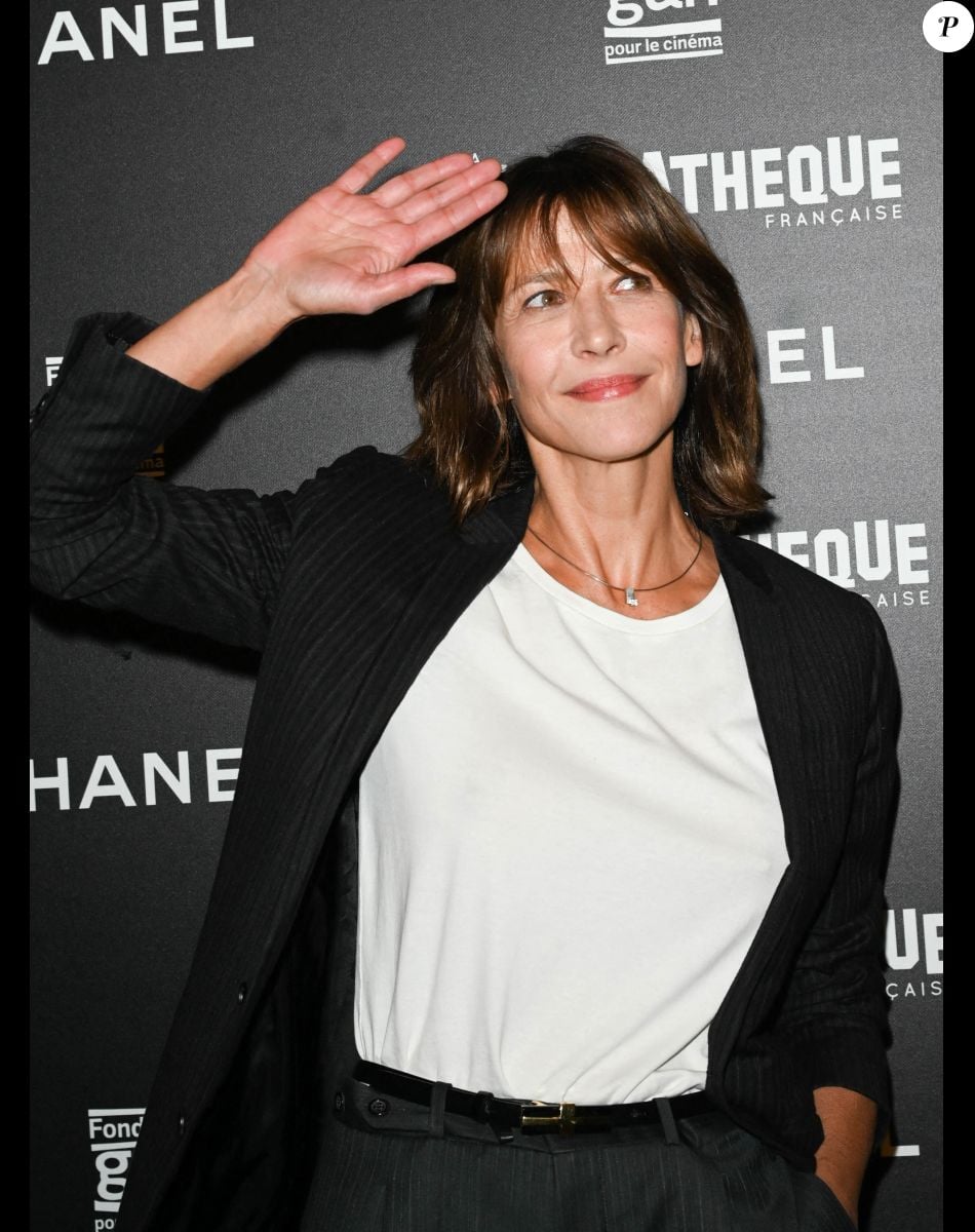 Sophie Marceau Décontractée Et Chic Grandes Retrouvailles Avec Une