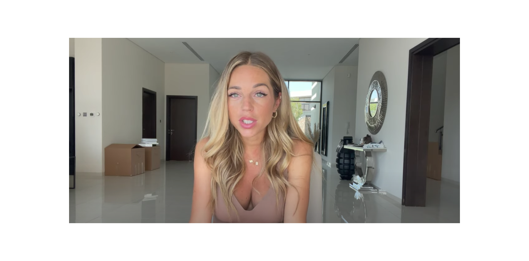 Maddy Burciaga nie retoucher ses photos et tacle les "rageuses", une ex-Miss France la recadre ...