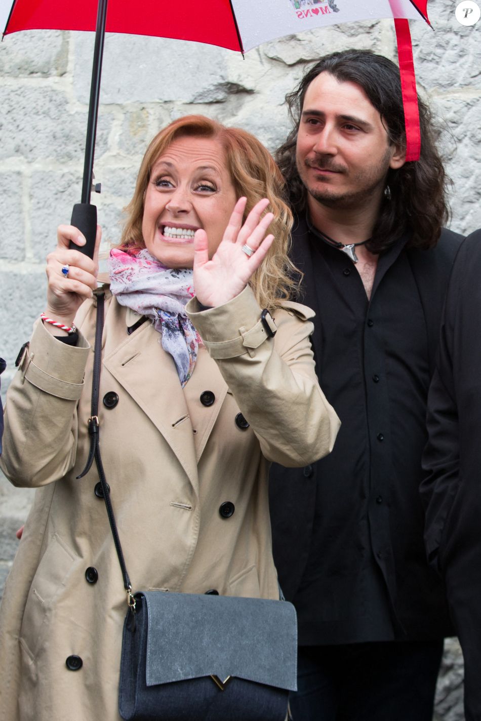 Lara Fabian et son mari Gabriel Di Giorgio assistent à la ducasse de ...
