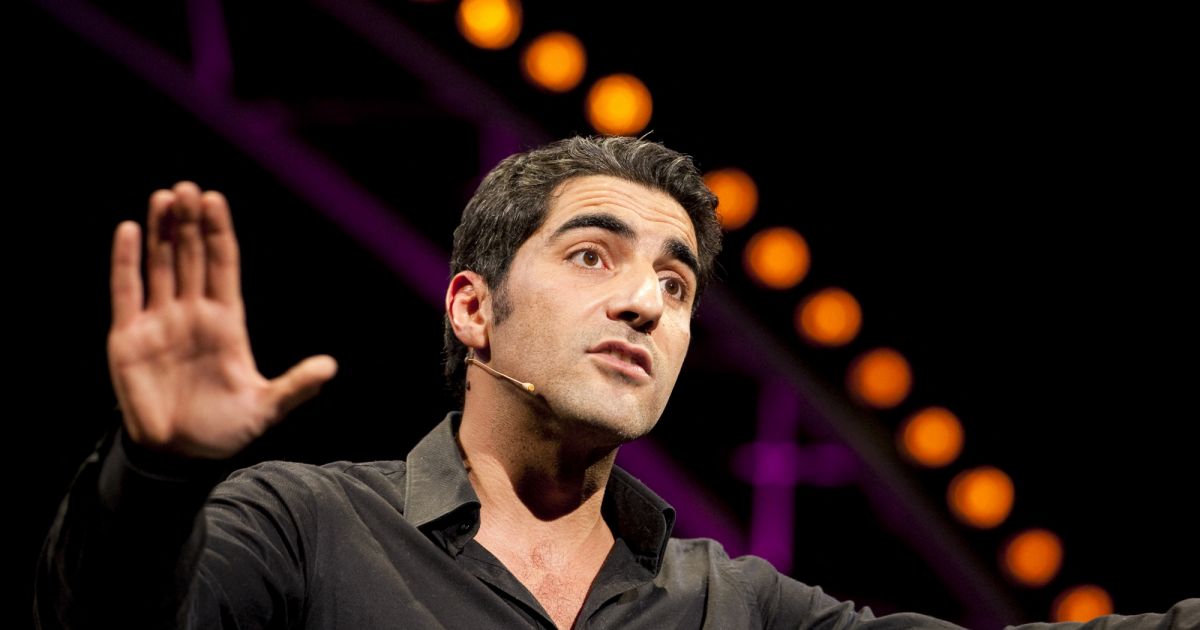 Ary Abittan en première partie du spectacle d'Elie Semoun au Zénith de ...