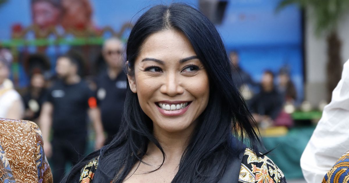 Anggun - Inauguration de l'expostion Indonésie : de Java à Bali au BHV ...