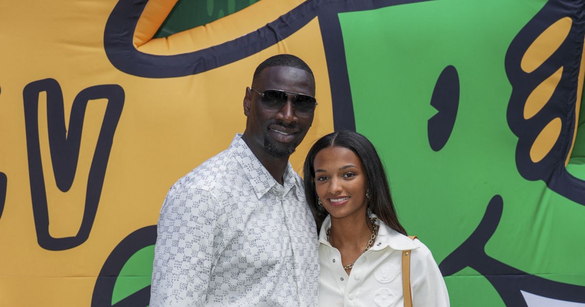 Omar Sy et sa fille Selly lors du défilé de mode Homme printemps-été ...