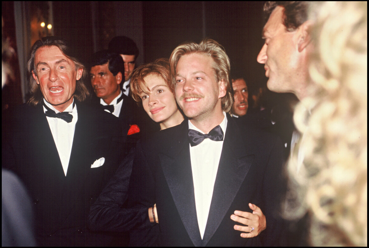 Photo : Joel Sutherland, Kiefer Sutherland et Julia Roberts en 1990 ...