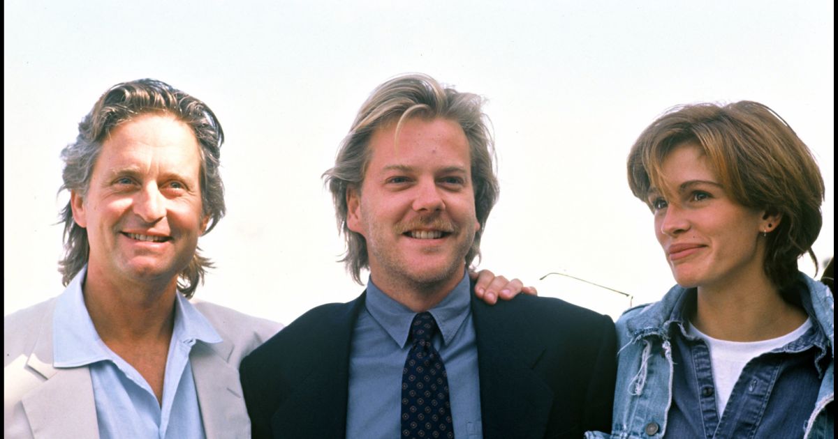 Michael Douglas, Kiefer Sutherland et Julia Roberts au Festival de Deauville 1990. - Purepeople