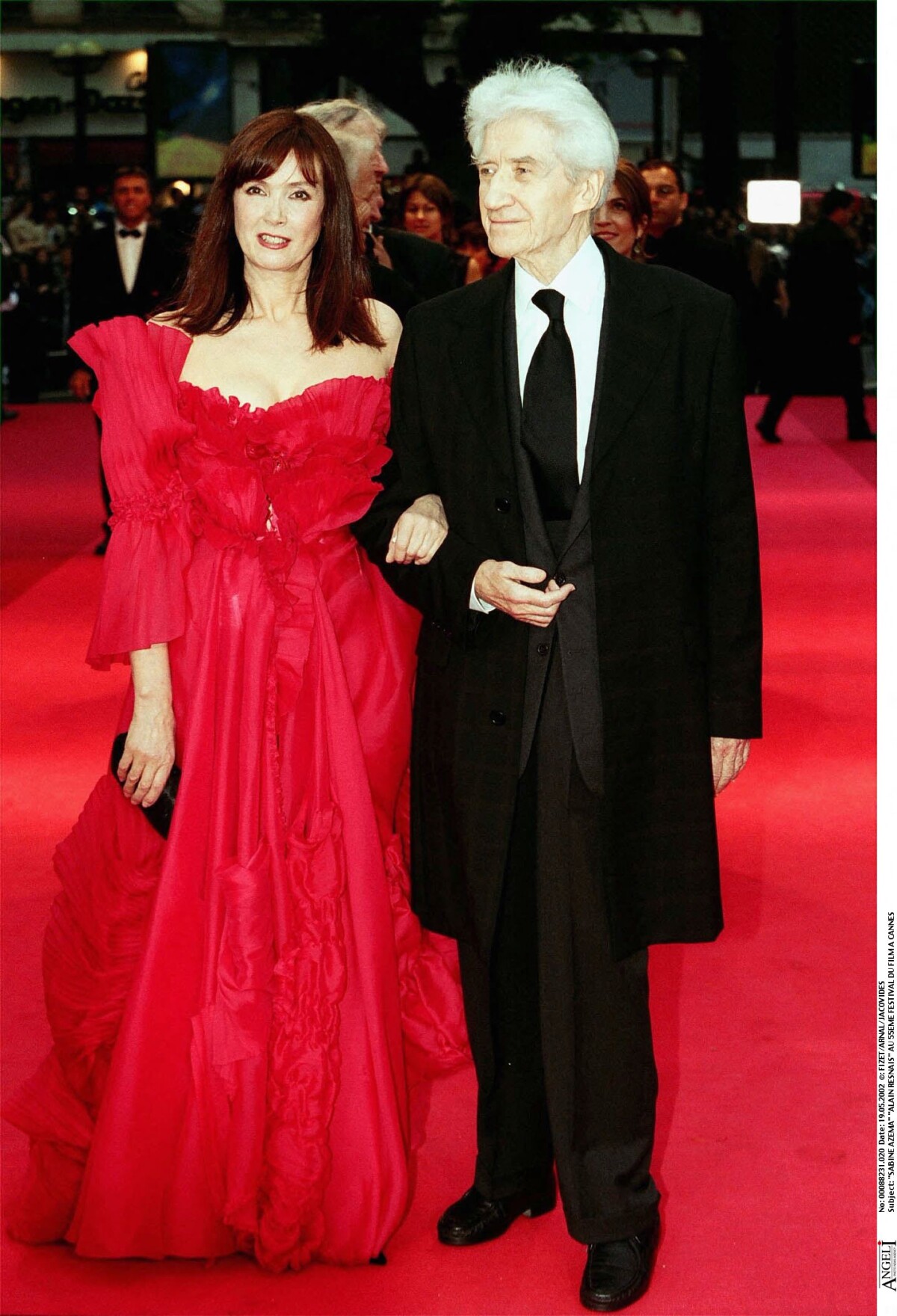 Photo : Alain Resnais et Sabina Azéma au Festival de Cannes 2002 ...