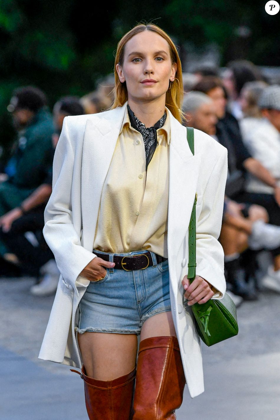 Ana Girardot lors du défilé de mode Homme printemps-été 2023 Ami ...