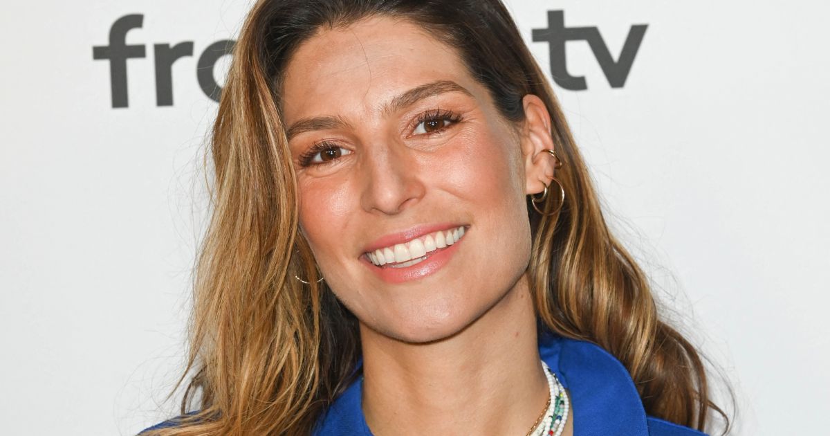 Laury Thilleman au photocall pour la conférence de presse de rentrée de ...