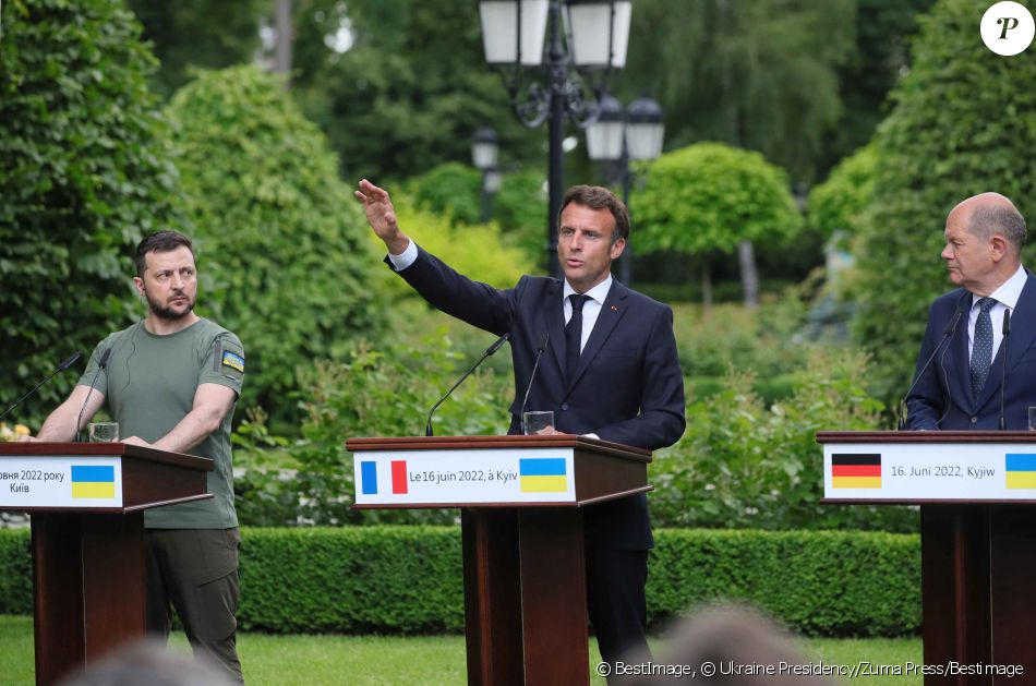 Le président de la République française, Emmanuel Macron, le président ...
