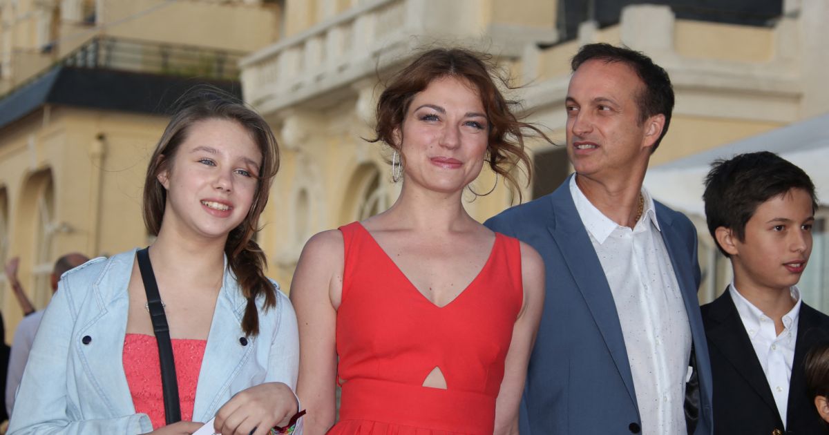 Emilie Dequenne, sa fille Milla, son fiancé Michel Ferracci, et le fils ...
