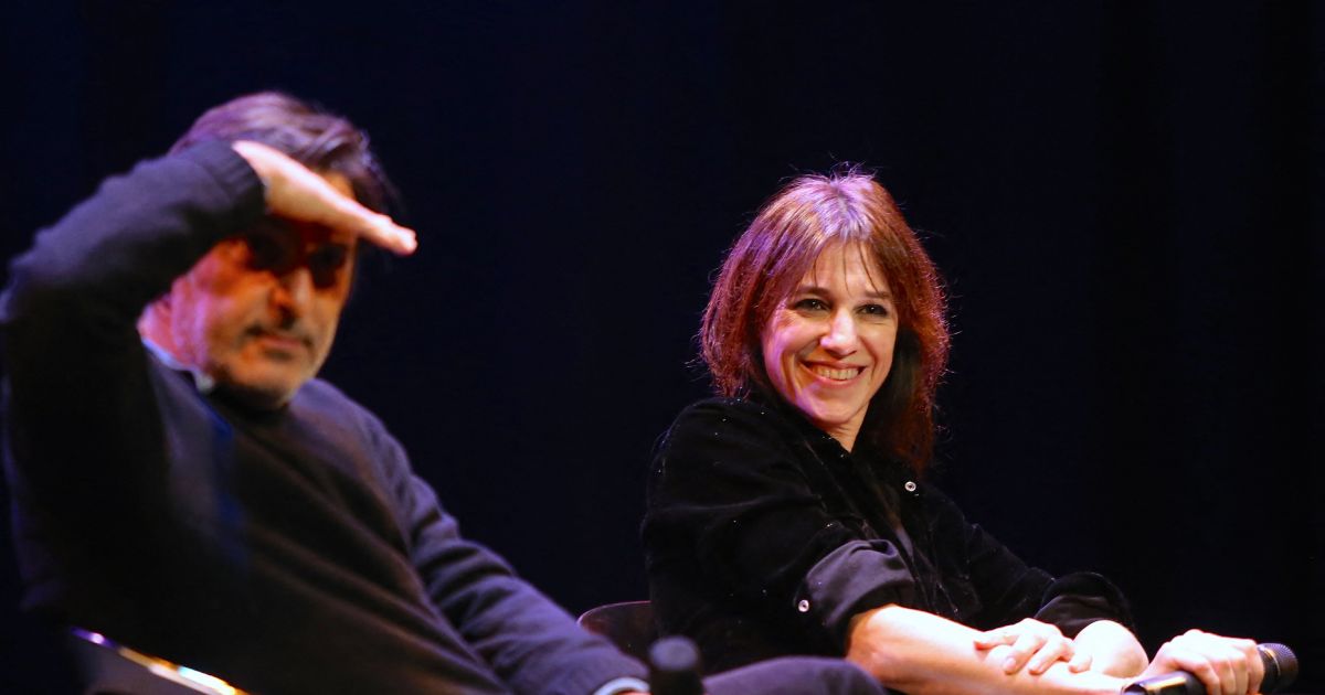 Conversation avec Charlotte Gainsbourg et son compagnon Yvan Attal ...