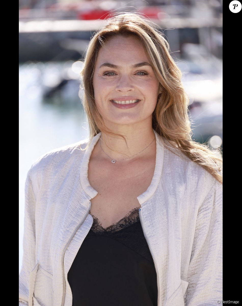 Mélanie Maudran mariée à un célèbre sportif : selfie de l'amour avec Thierry et gros bisou avec ...