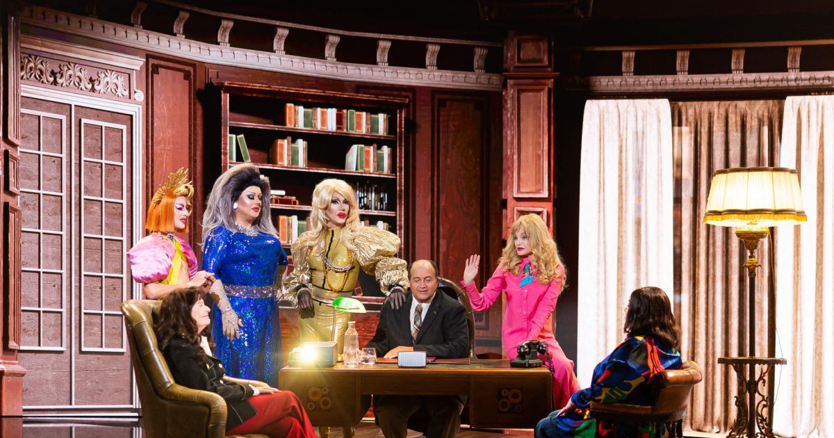 Exclusif - Jenny From The Bloc-Note, Texia Slater, Vanina Chupa, Claire ...