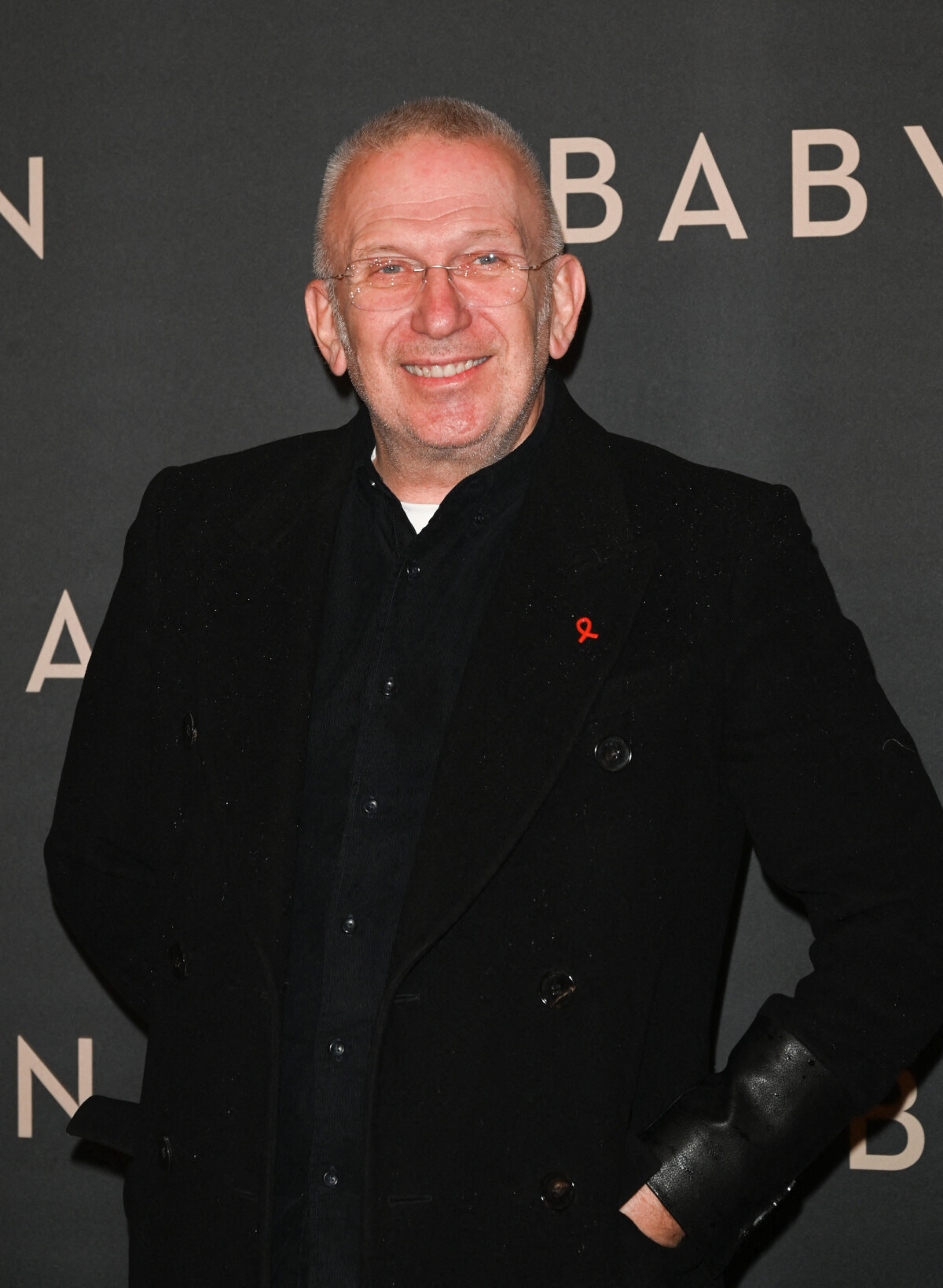 Photo : Jean-Paul Gaultier à la première du film "Babylon" au cinéma Le Grand Rex à Paris ...