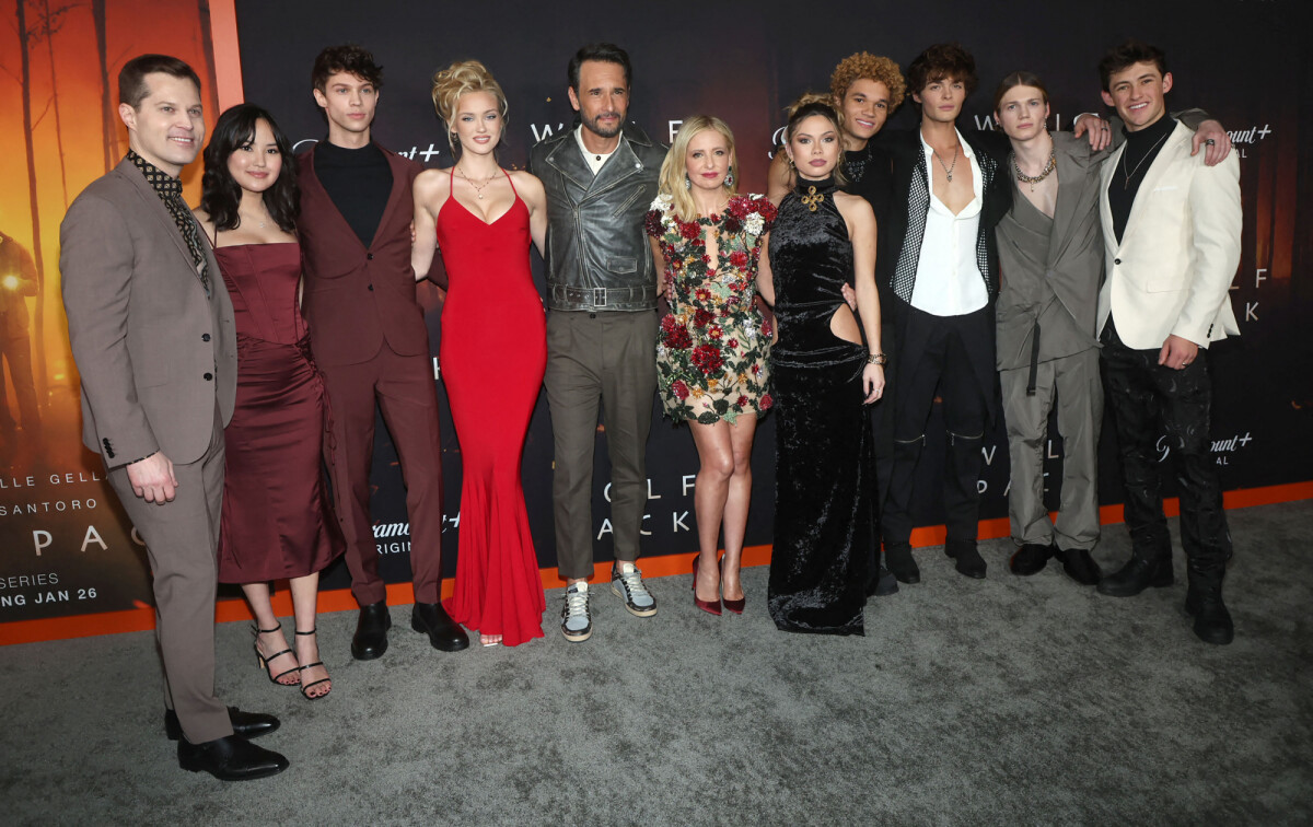 Photo : John Patrick Jordan, Stella Smith, Zack Nelson, Chloe Rose Robertson, Rodrigo Santoro ...