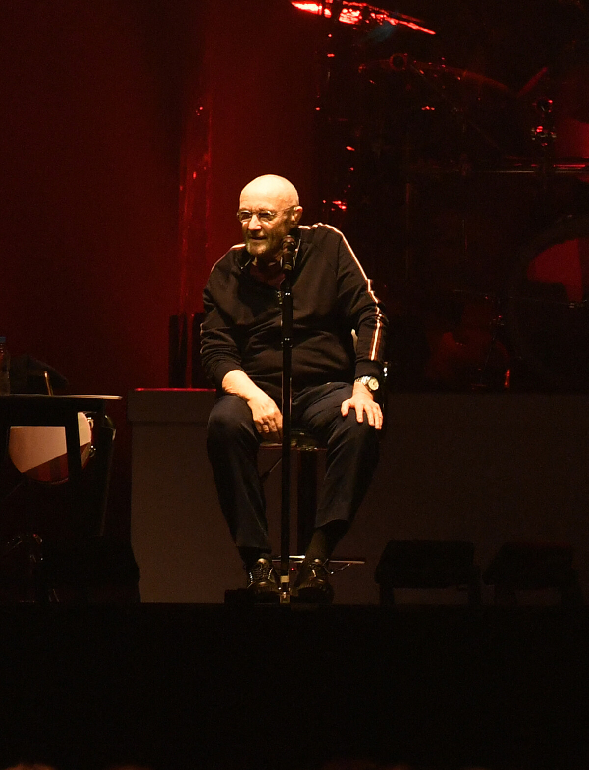 Photo : Phil Collins - Genesis (Mike Rutherford, Phil Collins et Tony Banks) en concert à Paris ...