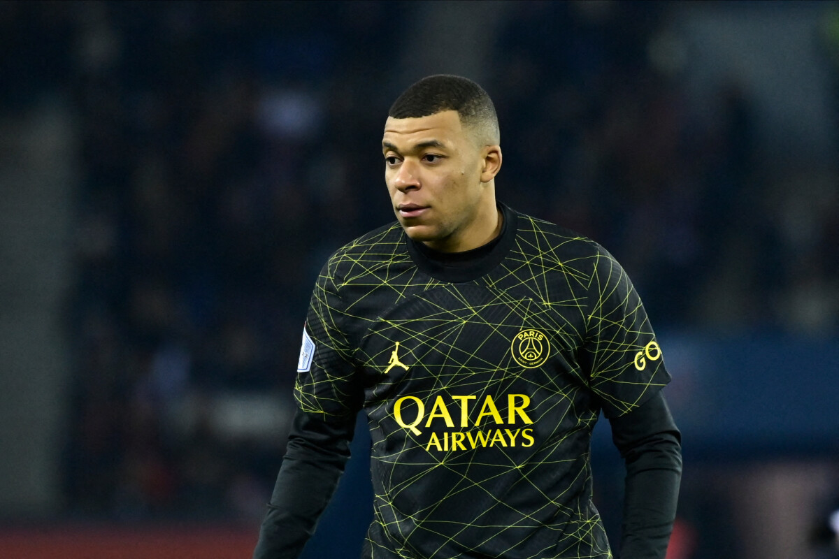 Photo : Attitude de Kylian MBAPPE ( 7 - PSG ) - Match de Ligue 1 Uber Eats "PSG - Reims (1-1 ...
