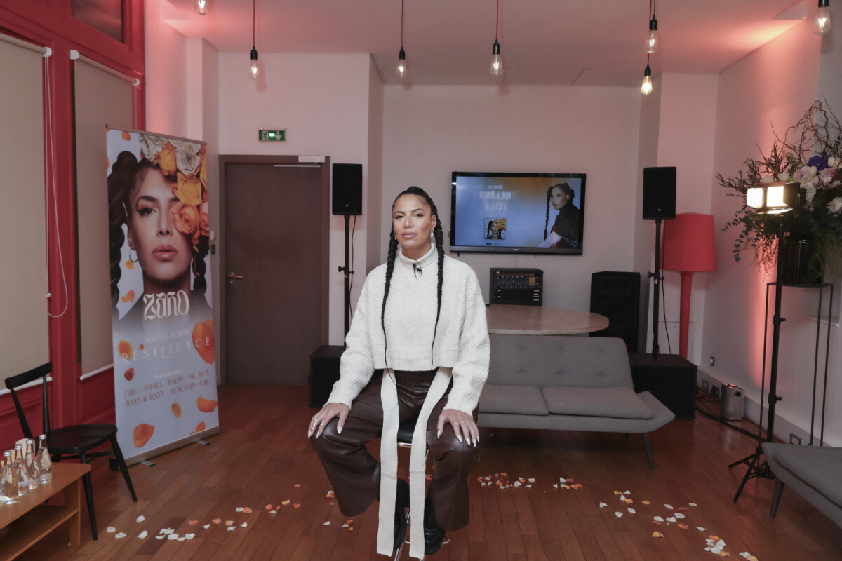 Photo : Zaho en interview avec Purepeople - Purepeople