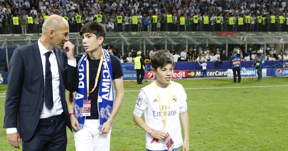 Zinédine Zidane avec ses enfants Elyaz et Théo - Le Real Madrid de ...