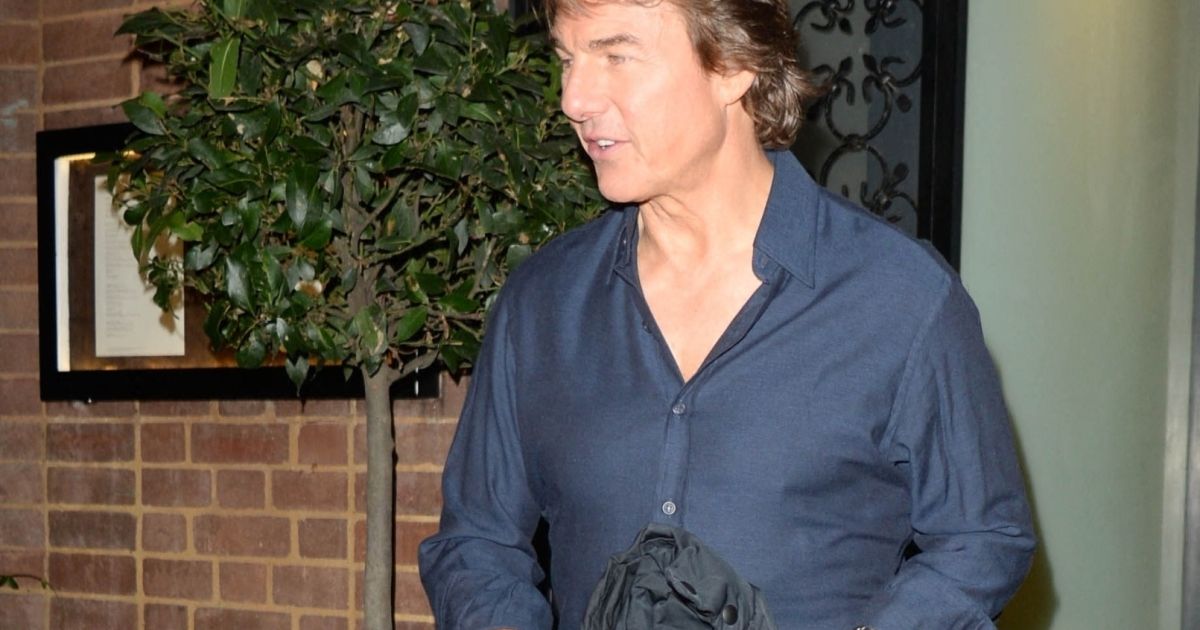 Tom Cruise sort du restaurant La Petite Maison (LPM) dans le quartier ...