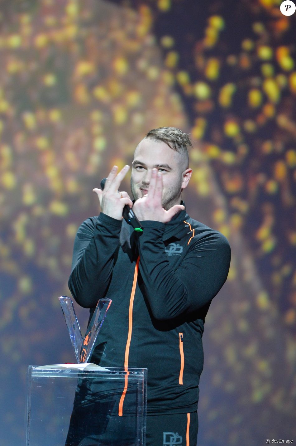 Jul lors de la 32e cérémonie des Victoires de la Musique au Zénith de ...