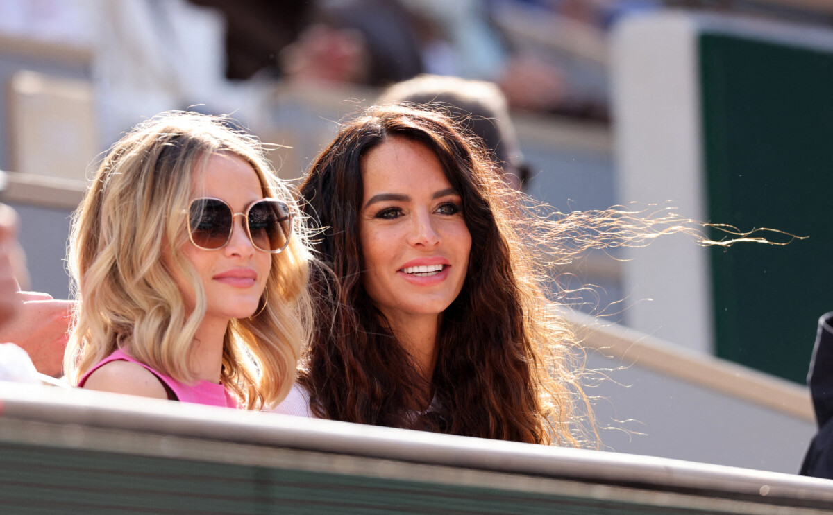 Photo : Jade Lagardère et sa soeur Cassandra Forêt - Célébrités dans ...