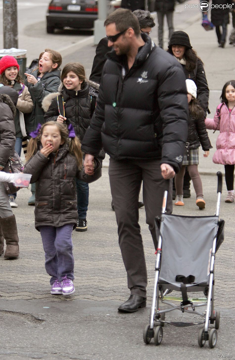 Hugh Jackman et sa fille Eva (22 février 2010) - Purepeople