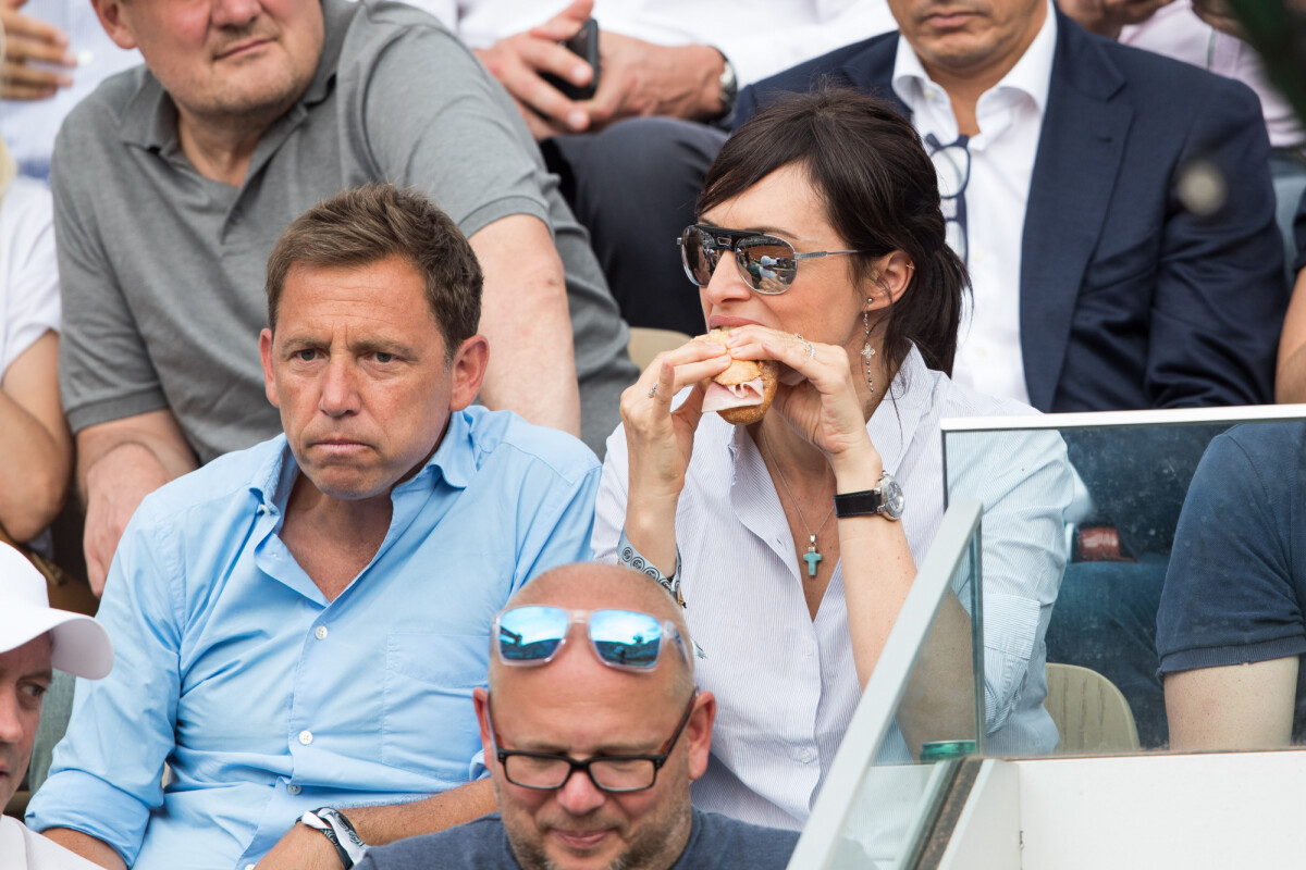 Photo : Géraldine Maillet et Daniel Riolo dans les tribunes lors des ...