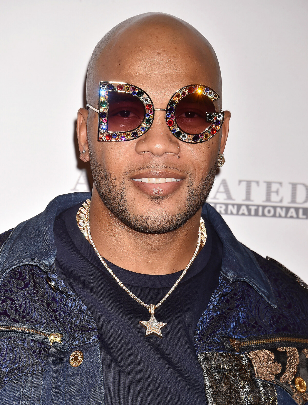Photo : Flo Rida lors du photocall de la 26e soirée Race To Erase MS à ...