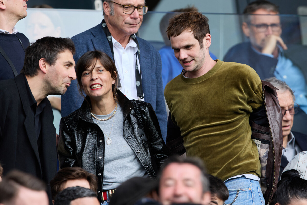 Photo : Felix Moati et sa compagne - People au match de football "PSG ...