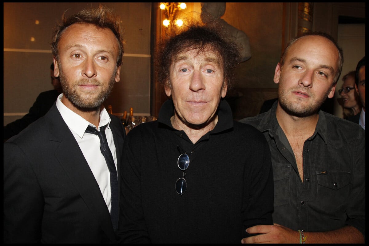 Photo : Alain Souchon et ses fils, Pierre et Ours, au gala de l'IFRAD à ...