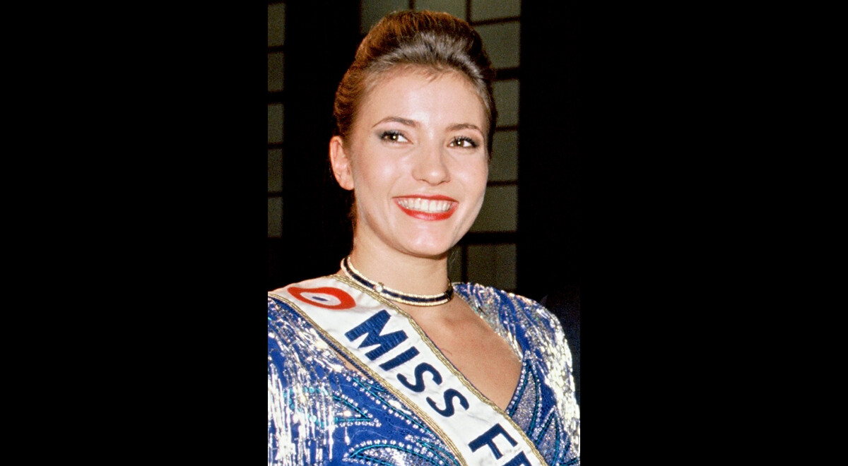 Photo : Election Miss France 1991 , Gaelle Voiry élue en 1990 présente à l'événement aux côtés ...
