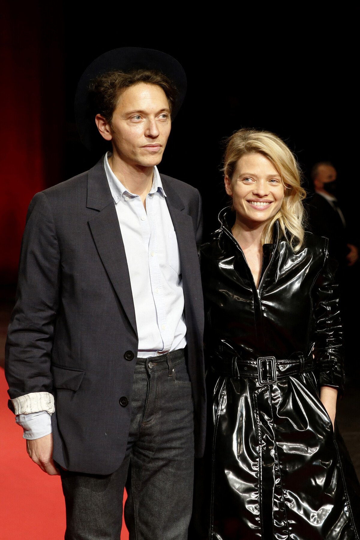 Photo : Le chanteur Raphaël et sa compagne Mélanie Thierry - Cérémonie ...