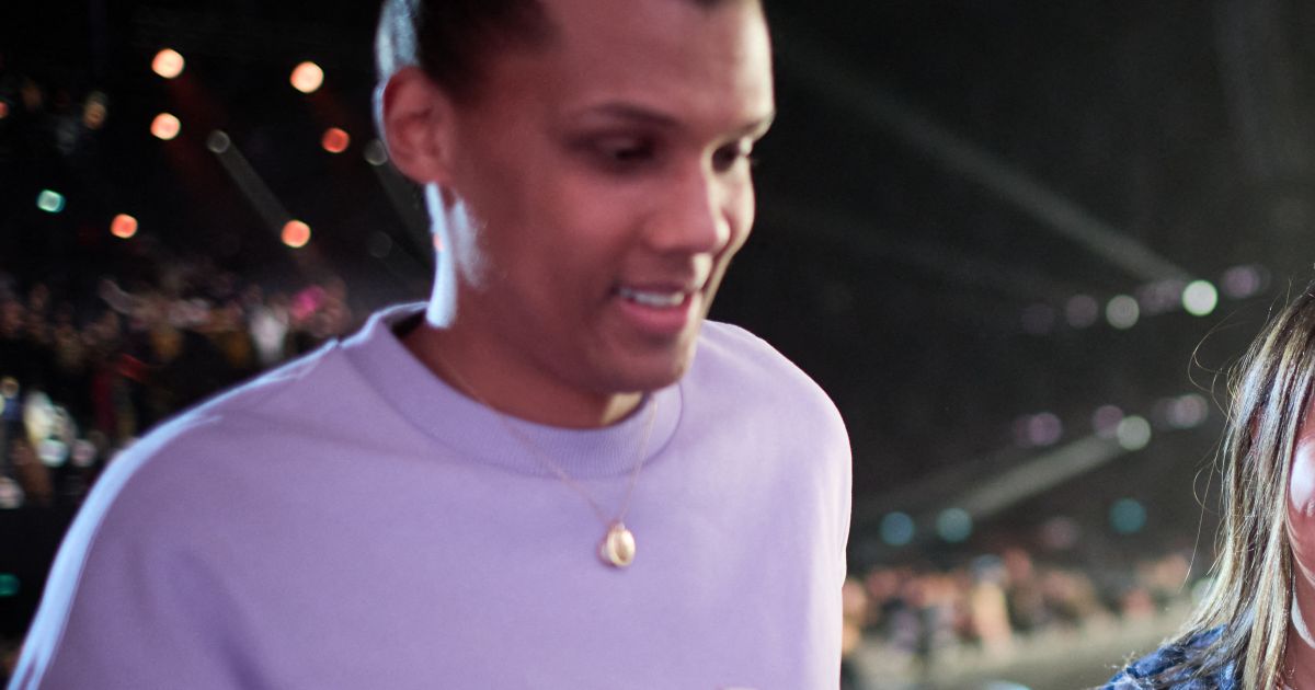 PHOTOS Stromae : Son fils les pieds dans l'eau, escapade de rêve ...