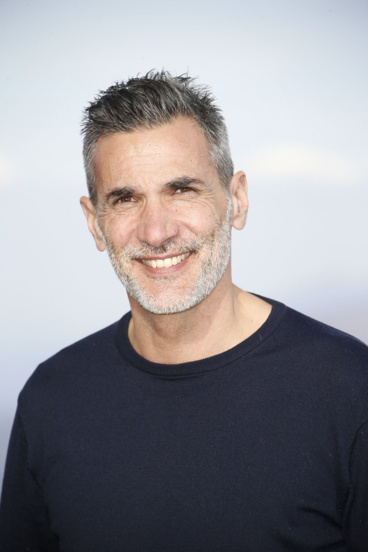 Photo : A notre micro, l'interprète de Xavier dans "Camping Paradis" a ...