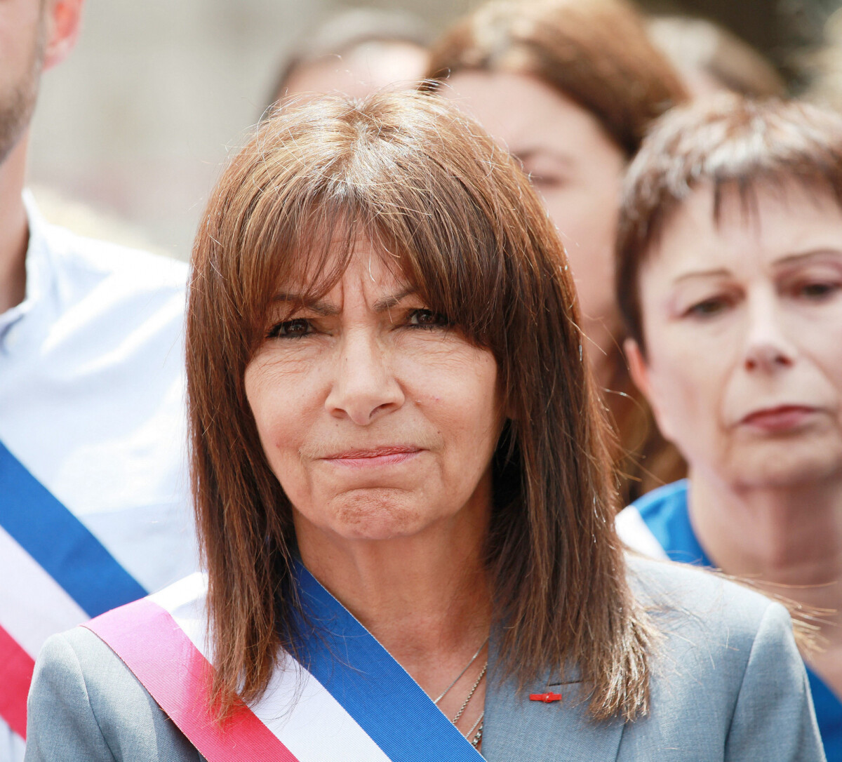 Photo : La Maire de Paris est silencieuse Une minute de silence en ...