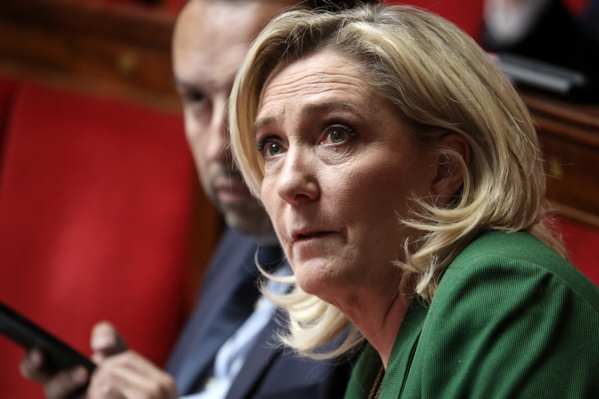 Photo : Marine Le Pen, présidente du groupe Rassemblement National à l ...
