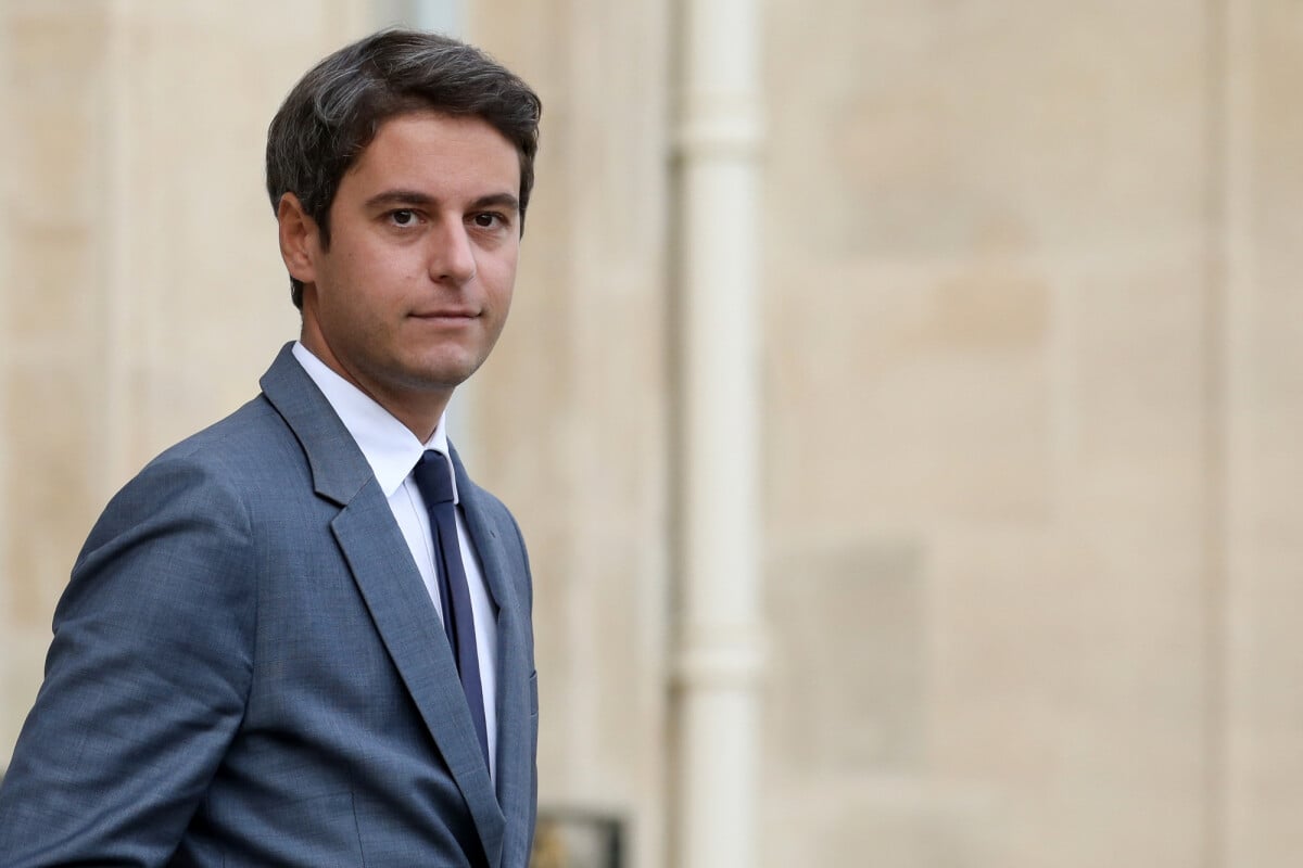 Photo : Le ministre de l'éducation, Gabriel Attal à la sortie du ...