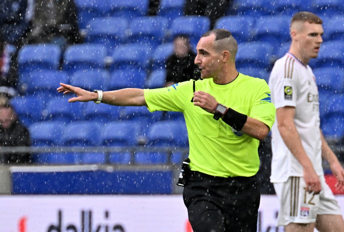 Photo : "Comment est-ce possible ? Il a perdu un pari ?", se questionne ...