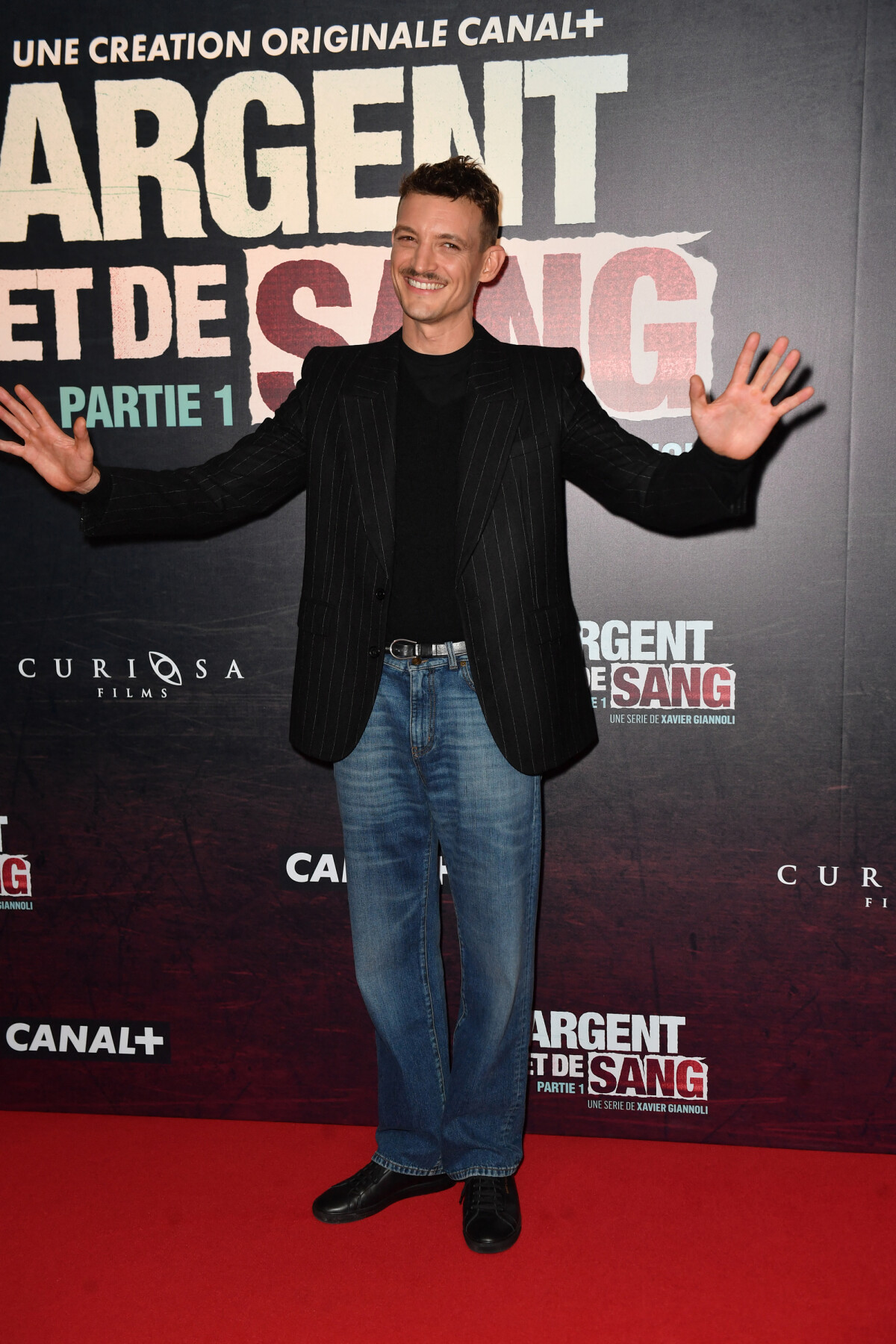 Photo : Niels Schneider - Avant-première du film "D'argent et de sang ...