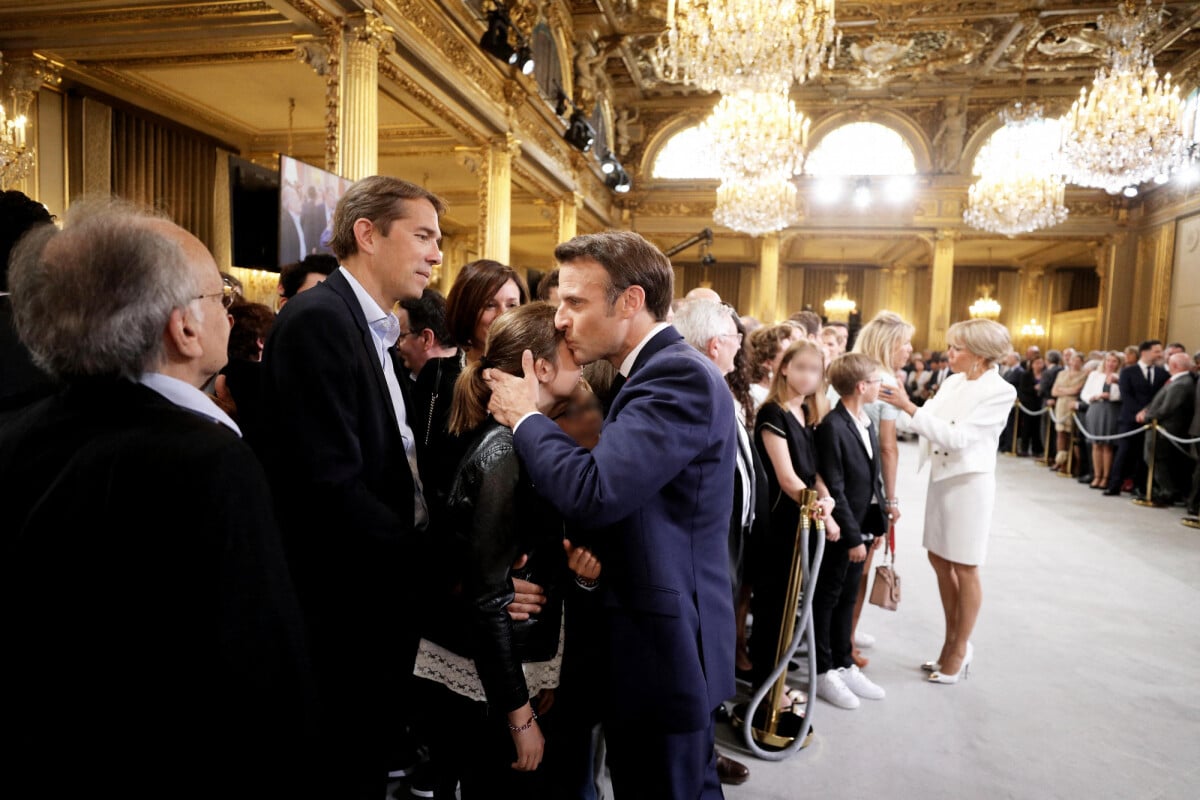 Photo : Sébastien Auzière avec sa femme Christelle et leurs enfants ...