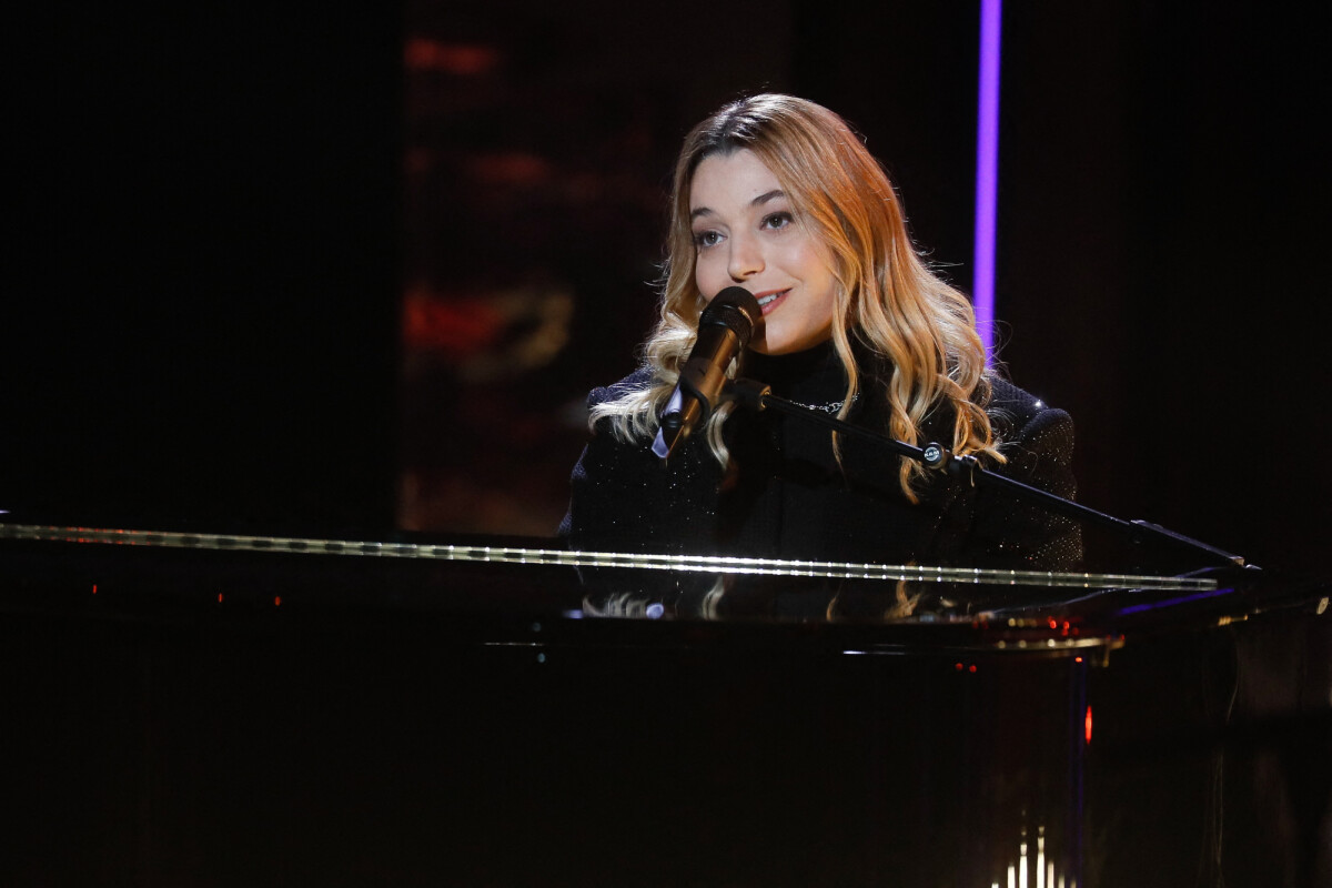 Photo : Exclusif - Santa (Samanta Cotta, chanteuse du groupe Hyphen ...