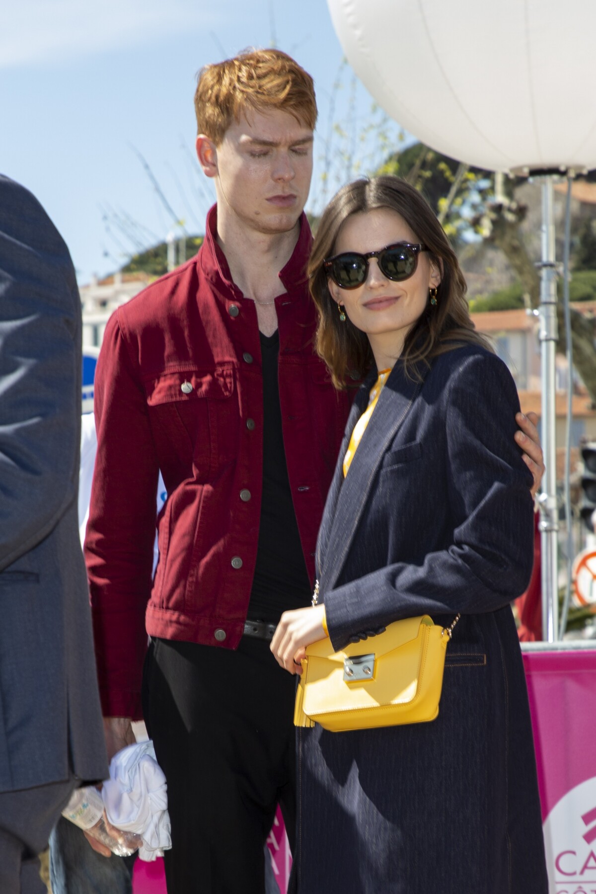 Photo : Emma Mackey et son compagnon Dan Whitlam se baladent en ...