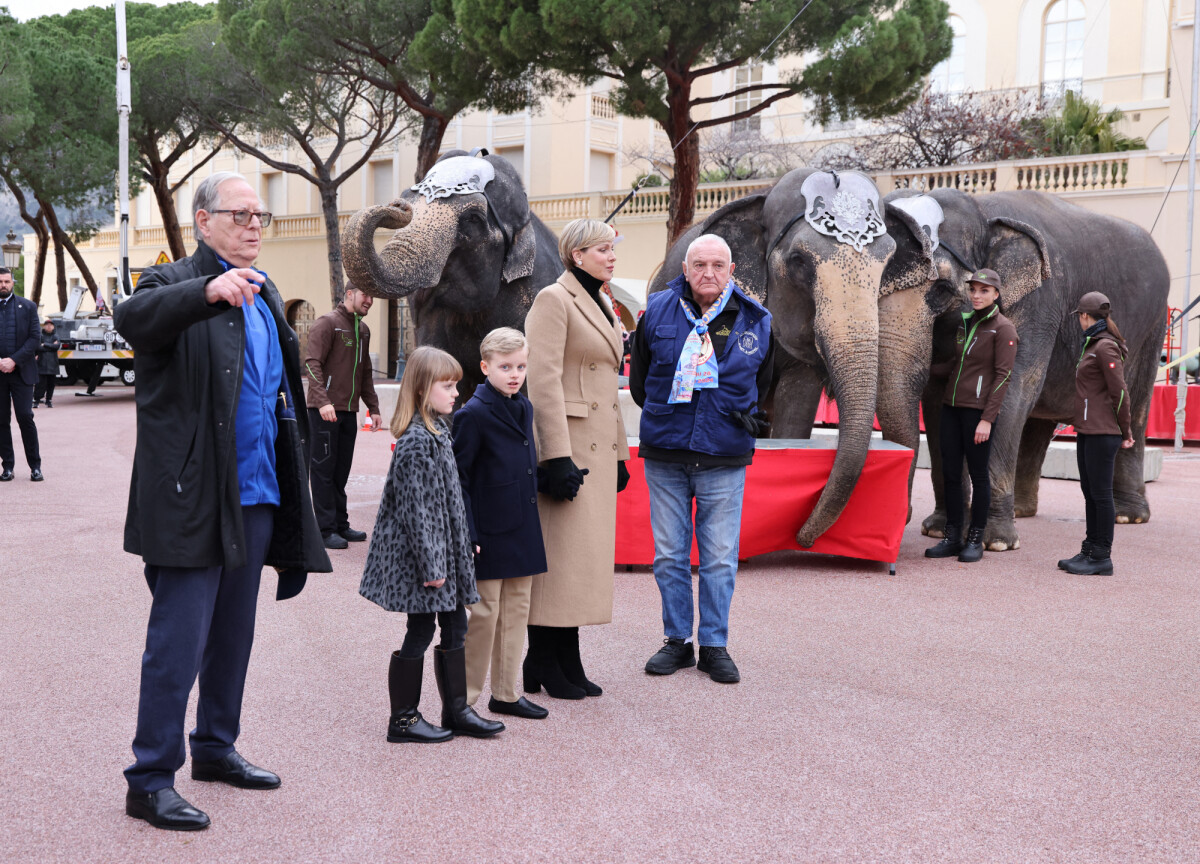 Photo : Le prince Albert II de Monaco, la princesse Charlene et leurs ...