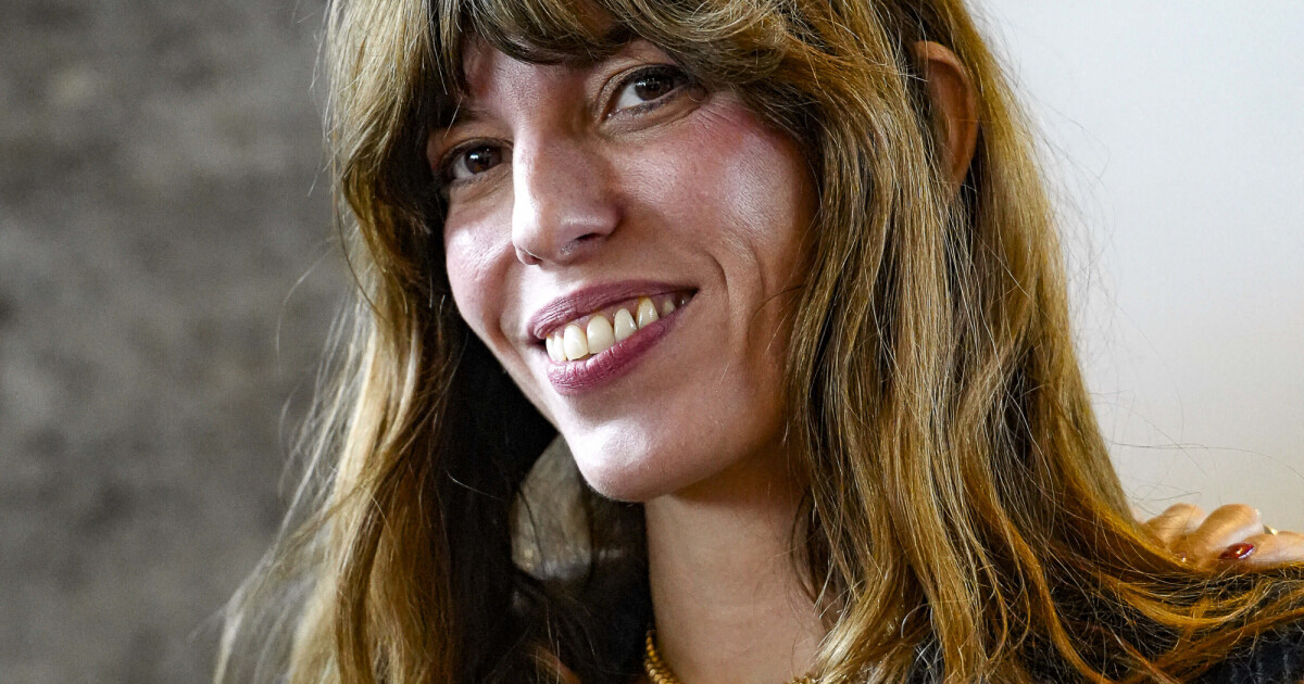 Lou Doillon : Douce vidéo avec sa mère Jane Birkin après le concert ...
